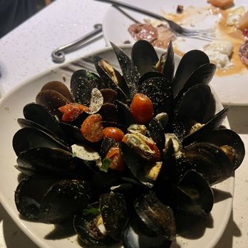 AMORE DEL LAGO - Updated July 2025 - 43 Photos & 18 Reviews - 1 Lake ...