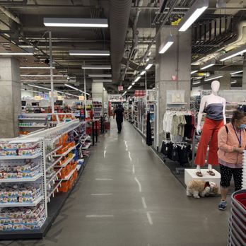 TARGET - Updated May 2026 - 284 Photos & 53 Reviews - 400 Grand St, New ...