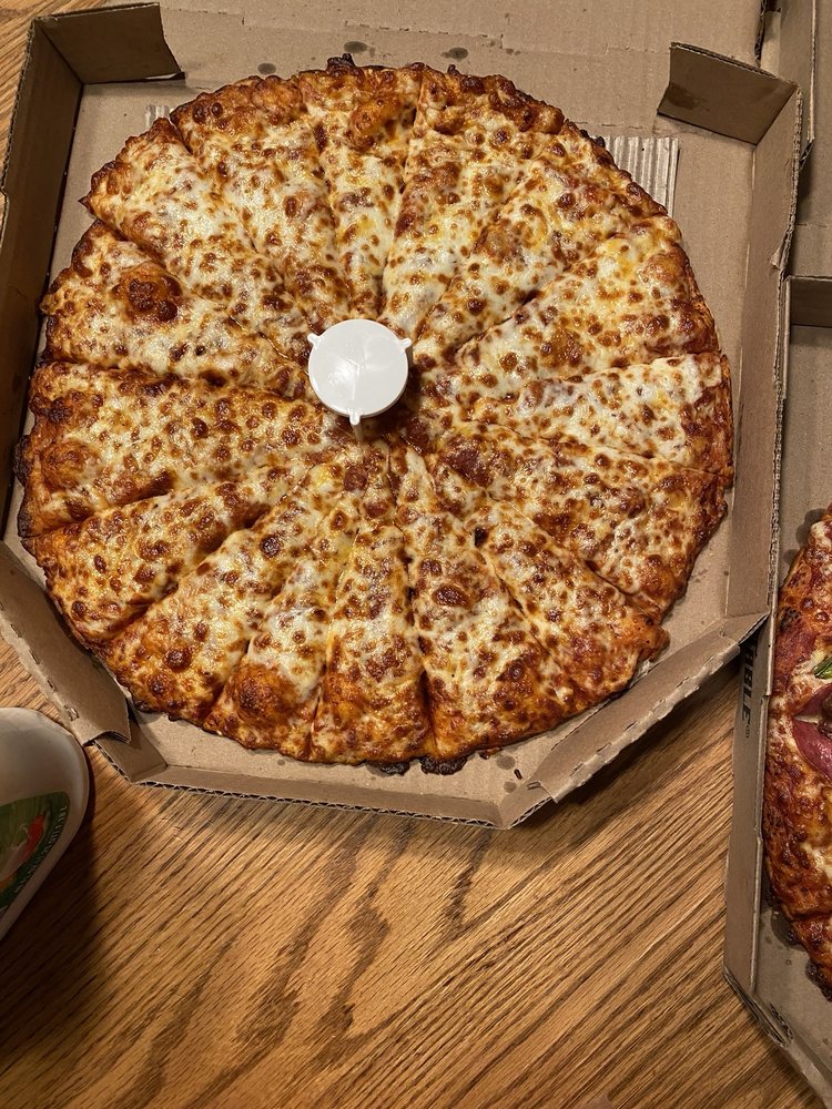 ROUND TABLE PIZZA - Updated December 2025 - 54 Photos & 67 Reviews ...