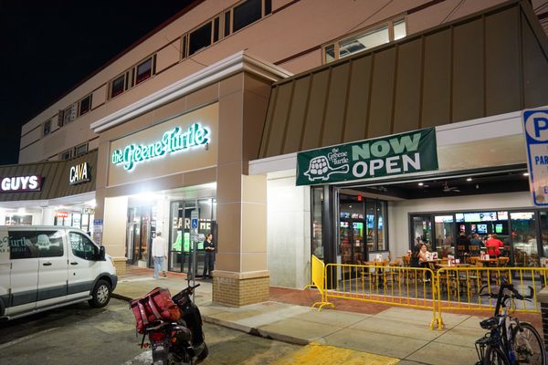 THE GREENE TURTLE - Updated October 2025 - 21 Photos & 12 Reviews ...