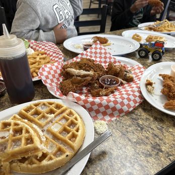 PRIMO BURGERS - Updated January 2025 - 58 Photos & 75 Reviews - 8525 ...