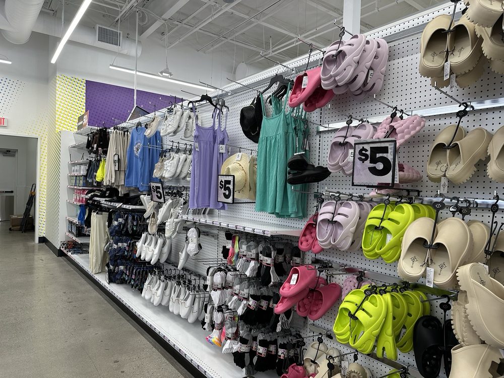 FIVE BELOW - Updated September 2025 - 14 Photos - 4700 W Sahara Ave ...