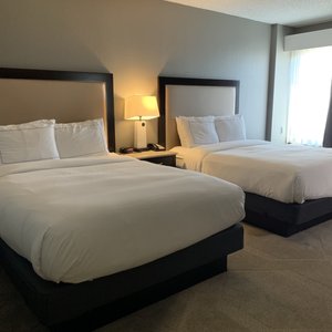 DOUBLETREE BY HILTON HOTEL AUSTIN - UNIVERSITY AREA - 115 Photos & 126 ...