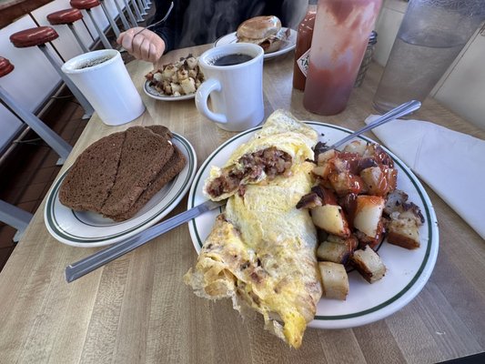 CAPITOL DINER - Updated December 2025 - 53 Photos & 94 Reviews - 431 ...