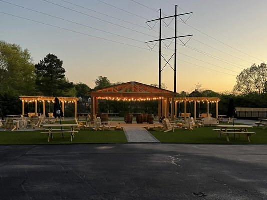 PUPS AND PINTS - Updated May 2025 - 46 Photos & 34 Reviews - 2413 ...