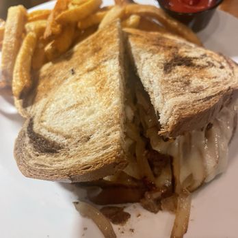 FINICKY FRANKS - Updated December 2025 - 133 Photos & 140 Reviews ...