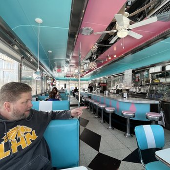 THE COMET CLASSIC DINER & CREAMERY - Updated September 2025 - 145 ...