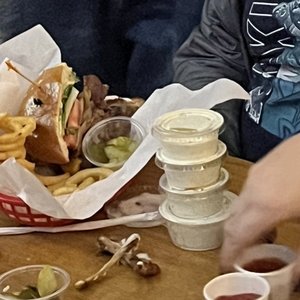 CRONIES SPORTS GRILL - 181 Photos & 240 Reviews - 2752 Cochran St, Simi ...