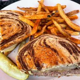 DONKEY INN - Updated June 2024 - 91 Photos & 185 Reviews - 923 S Plum ...