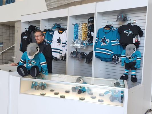 SAP CENTER - Updated March 2025 - 4361 Photos & 1171 Reviews - 525 W ...