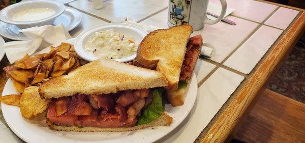 PARKWAY CAFE - Updated November 2024 - 38 Photos & 37 Reviews - 2715 N ...