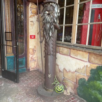 THE WIZARD’S CHEST - Updated December 2024 - 237 Photos & 254 Reviews ...