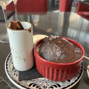 AMORE - Updated October 2025 - 51 Photos & 38 Reviews - 239 Pearl St ...