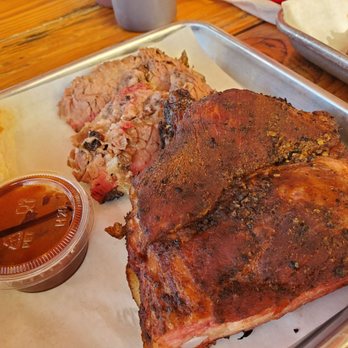 FIREHOUSE QUE & BREW - Updated December 2024 - 330 Photos & 576 Reviews ...