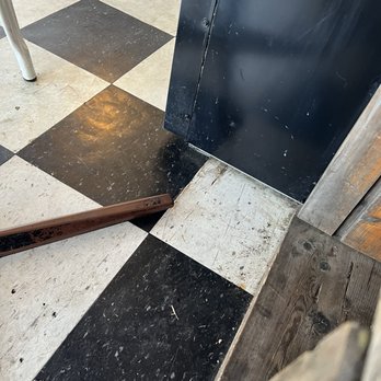 LOVELY - Updated June 2025 - 126 Photos & 110 Reviews - 111 Main St ...