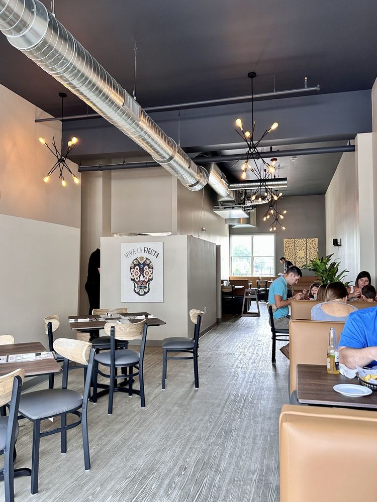 PAPI GRANDE - Updated August 2025 - 13 Photos - 20 W Main St, Lancaster ...