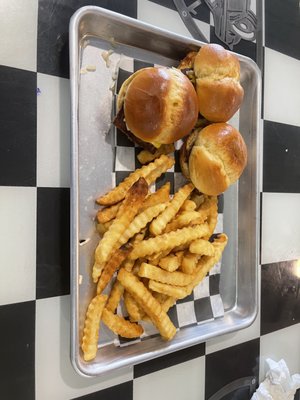 FINISH LINE DINER - Updated December 2025 - 376 Hospital Dr, Camden ...