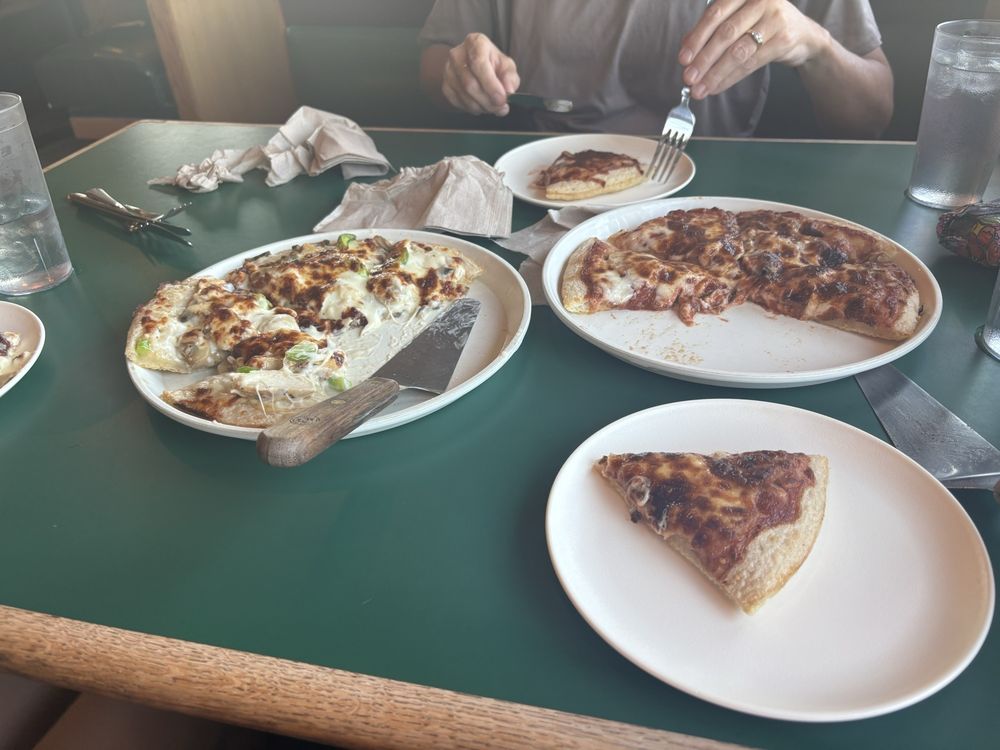 TONY CAPONY PIZZA - Updated August 2025 - 2510 Mondovi Rd, Eau Claire ...