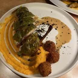 UMMO - Updated May 2026 - 566 Photos & 179 Reviews - 22 W Hubbard St ...