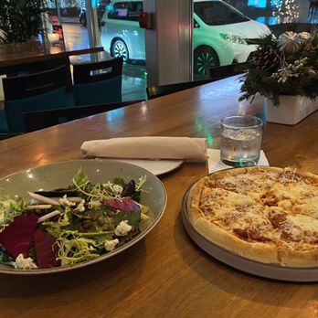 SHOWCASE RESTAURANT & BAR - Updated May 2025 - 281 Photos & 140 Reviews ...