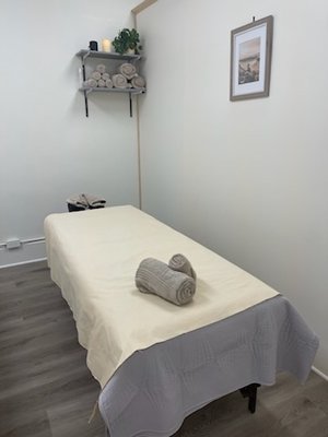 THE MOON MASSAGE STRETCHING - Updated December 2025 - 21 Photos & 17 ...