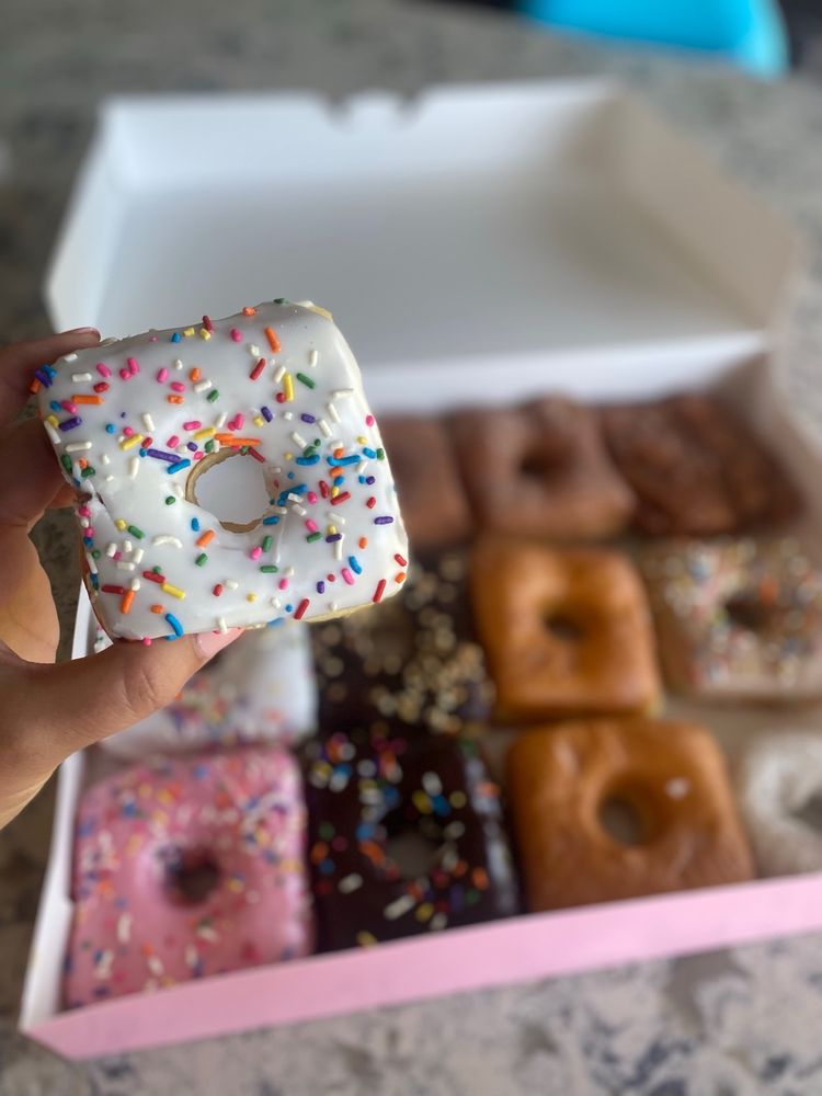 SQUARE DONUT - 71 Photos & 42 Reviews - Donuts - 15825 W Maple Rd ...