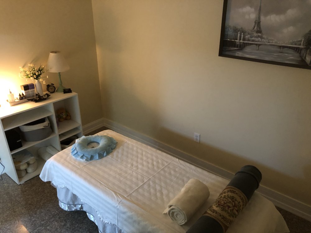 RELAXATION STATION - Updated June 2025 - 18 Photos - 112 Ivy Ln, King ...