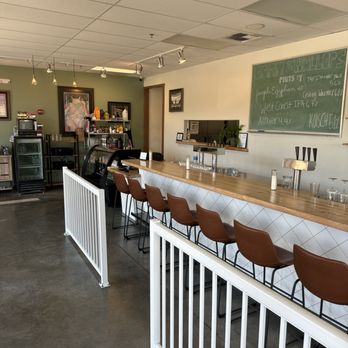 BARM & WALLOPS - Updated August 2025 - 16 Photos - 1195 SE Bishop Blvd ...