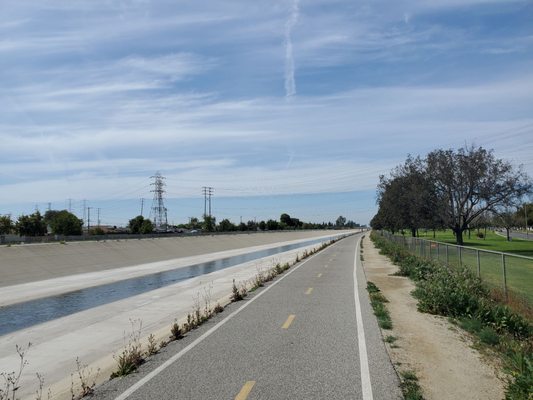 SAN GABRIEL RIVER BIKE TRAIL - Updated November 2025 - 98 Photos & 10 ...