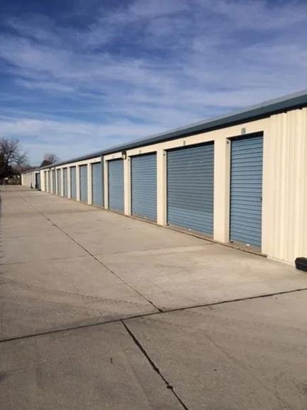 THE STORAGE PLACE - Updated February 2025 - 10 Photos - 2951 N Diers ...