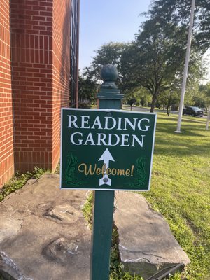 NORTH HAVEN MEMORIAL LIBRARY - Updated August 2025 - 22 Photos - 17 Elm ...