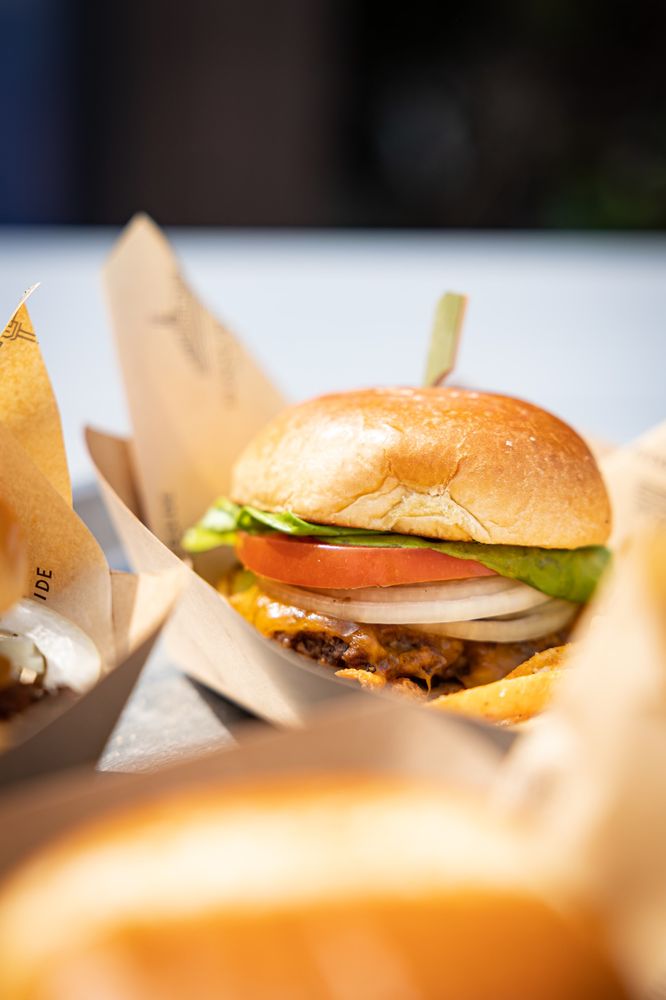 RIVERSIDE BURGER - Updated October 2025 - 16 Photos - 400 W River St ...