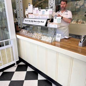 THE TAFFY SHOP - Updated December 2025 - 103 Photos & 146 Reviews - 121 ...