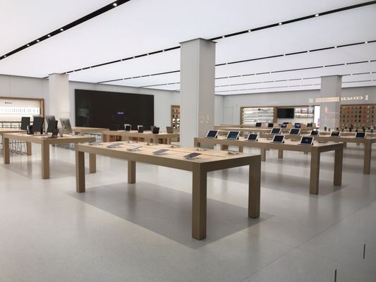 APPLE PENTAGON CITY - Updated January 2026 - 49 Photos & 318 Reviews ...