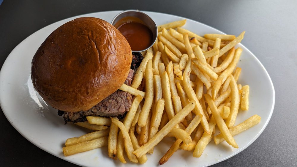 TEN MILE HOUSE - Updated June 2024 - 310 Photos & 337 Reviews - 1700 ...