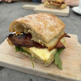 FOX IN THE SNOW CAFE - Updated October 2024 - 1556 Photos & 1310 ...