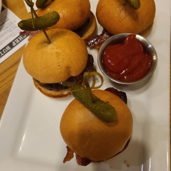 THE TAVERN GRILL FARGO - Updated August 2025 - 73 Photos & 128 Reviews ...