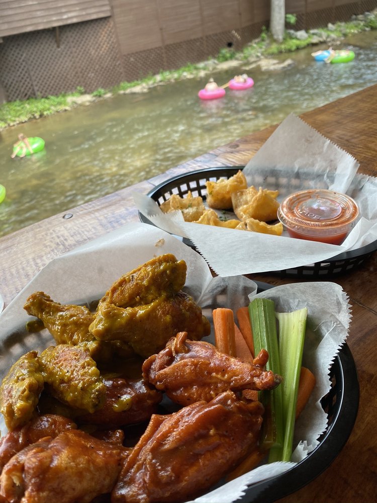 ALPINE BREW DECK - Updated June 2024 - 94 Photos & 81 Reviews - 11 River St, Helen, Georgia ...