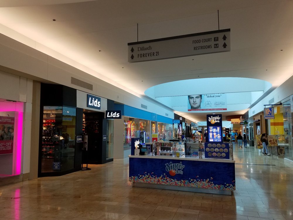 LIDS - Updated October 2025 - 500 Baybrook Mall, Friendswood, Texas ...