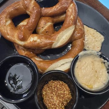 EDELWEISS PIZZA PUB PASTRIES - Updated January 2025 - 360 Photos & 161 ...