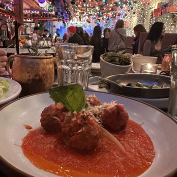 HUBBARD INN - Updated July 2025 - 537 Photos & 286 Reviews - 110 W ...