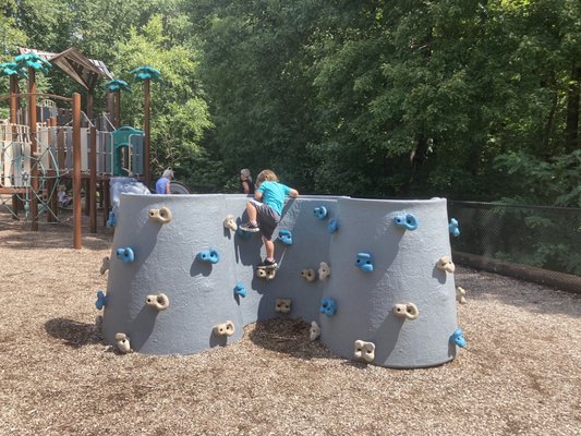 HIDDEN POND NATURE CENTER - Updated December 2025 - 74 Photos & 38 ...