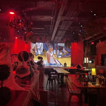 THEME HOUSE - Updated November 2025 - 70 Photos & 32 Reviews - 610 W ...