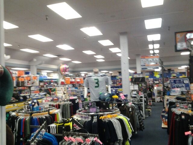 BIG 5 SPORTING GOODS - Updated March 2025 - 23 Reviews - 2500 SW Barton ...