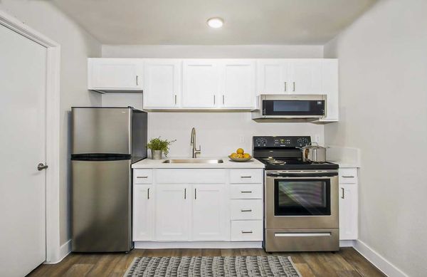 HARMON AT 370 - Updated January 2026 - 33 Photos & 29 Reviews - 370 E ...