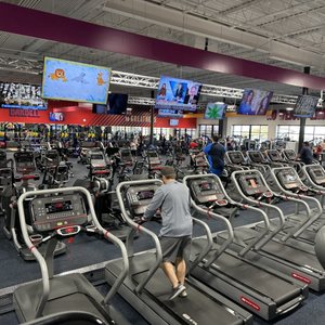 CRUNCH FITNESS - TEMPLE - 19 Photos - 4501 S General Bruce Dr, Temple ...