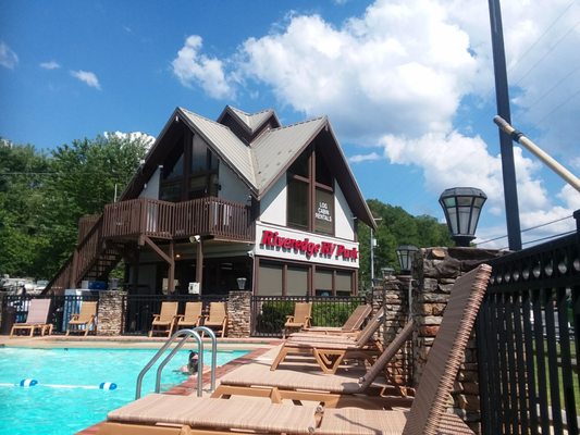 RIVEREDGE RV PARK - 25 Photos & 16 Reviews - Campgrounds - 4220 Huskey ...