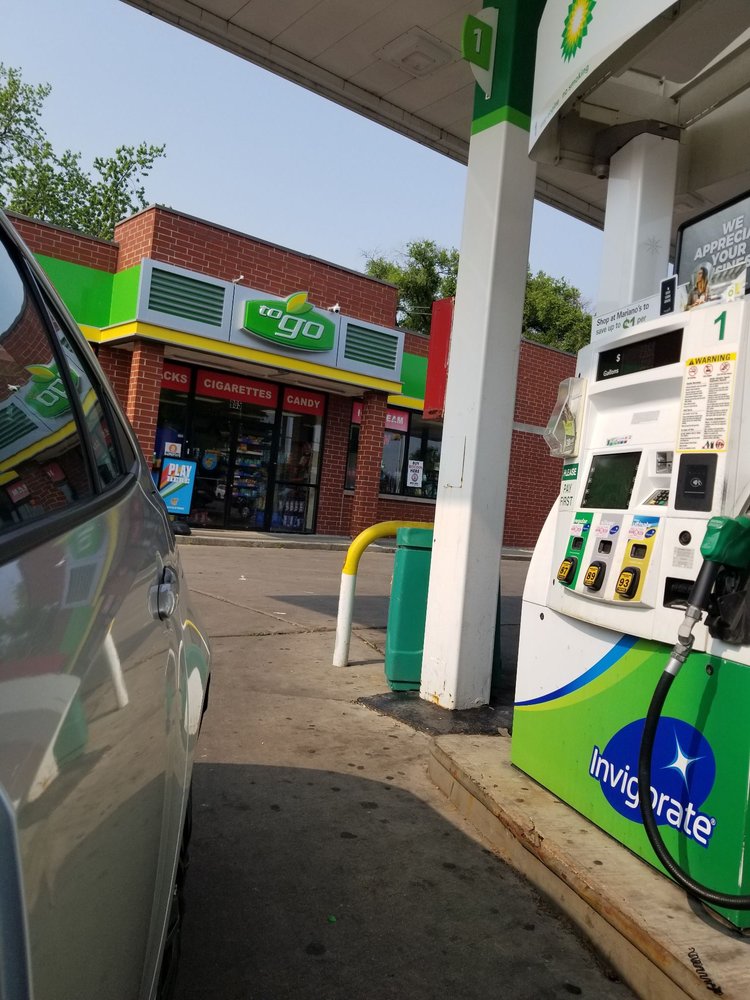BP - Updated March 2025 - 13 Photos - 905 W Roosevelt Rd, Maywood ...