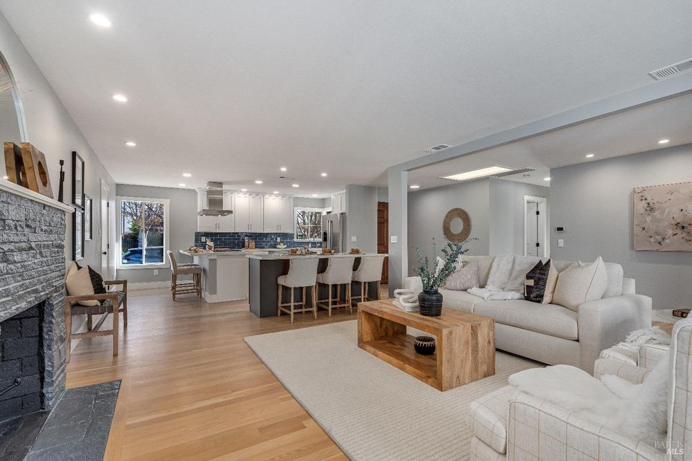 ELLE HOME DESIGN & STAGING - Updated May 2025 - 13 Photos - 715 ...