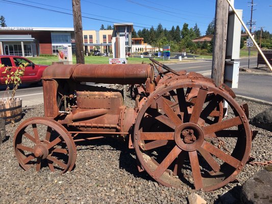 RUSTY TRACTOR FAMILY RESTAURANT - 122 Photos & 229 Reviews - 602 E ...